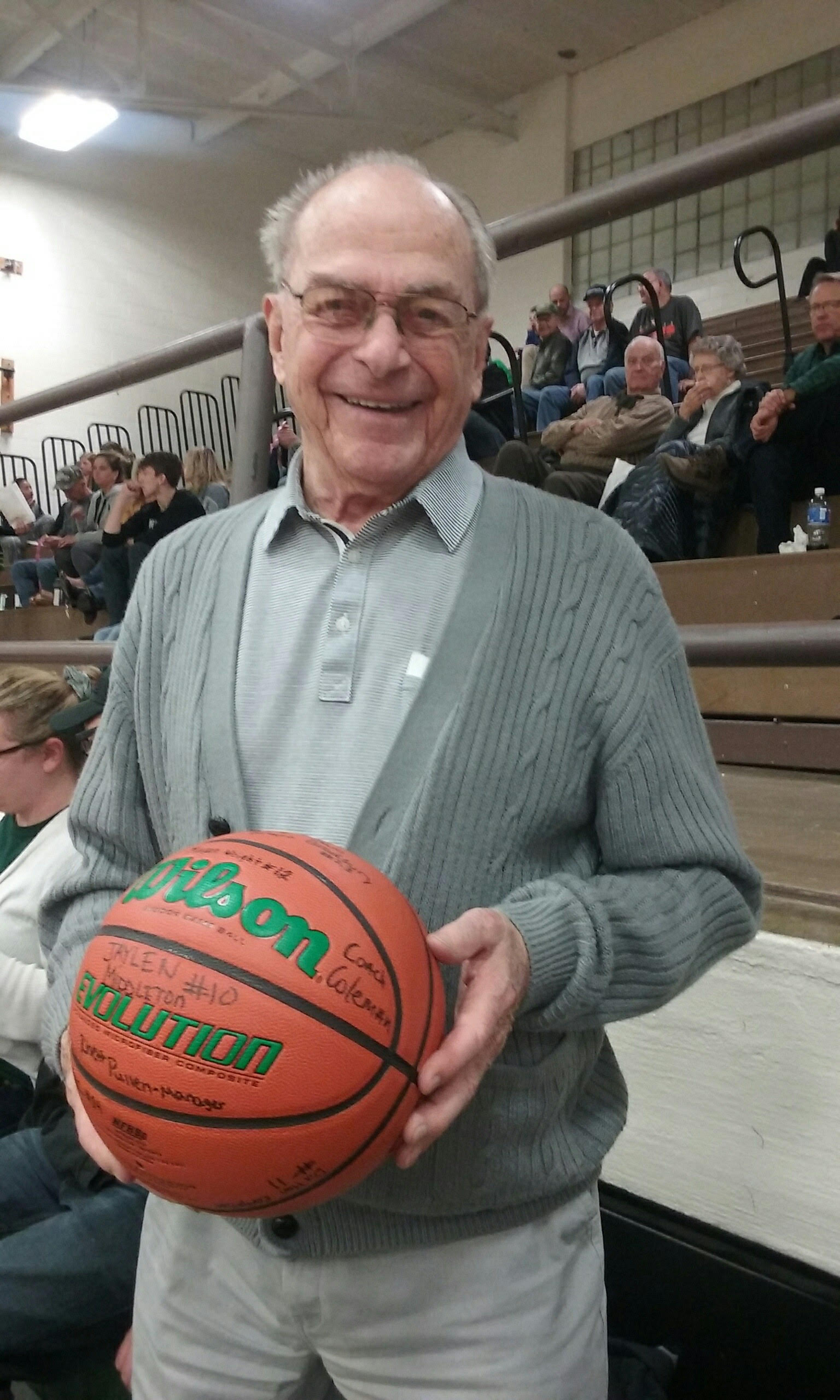Long-time broadcaster, Green Wave fan honored at Mattoon game – Coles ...