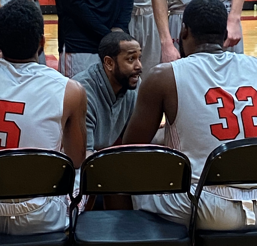 Lake Land promotes longtime assistant Julian Larry to new men’s ...