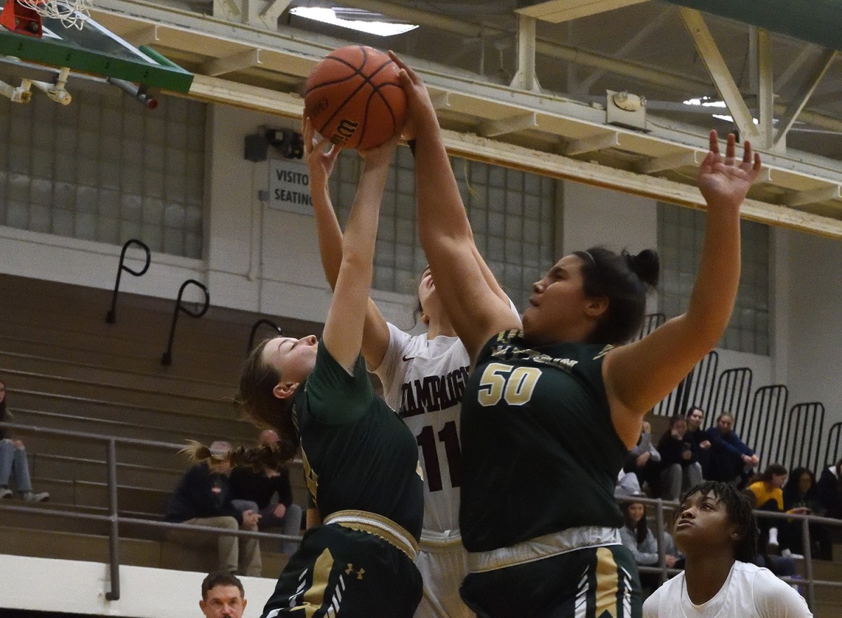 Throw out the record: This Mattoon girls basketball team is competing ...