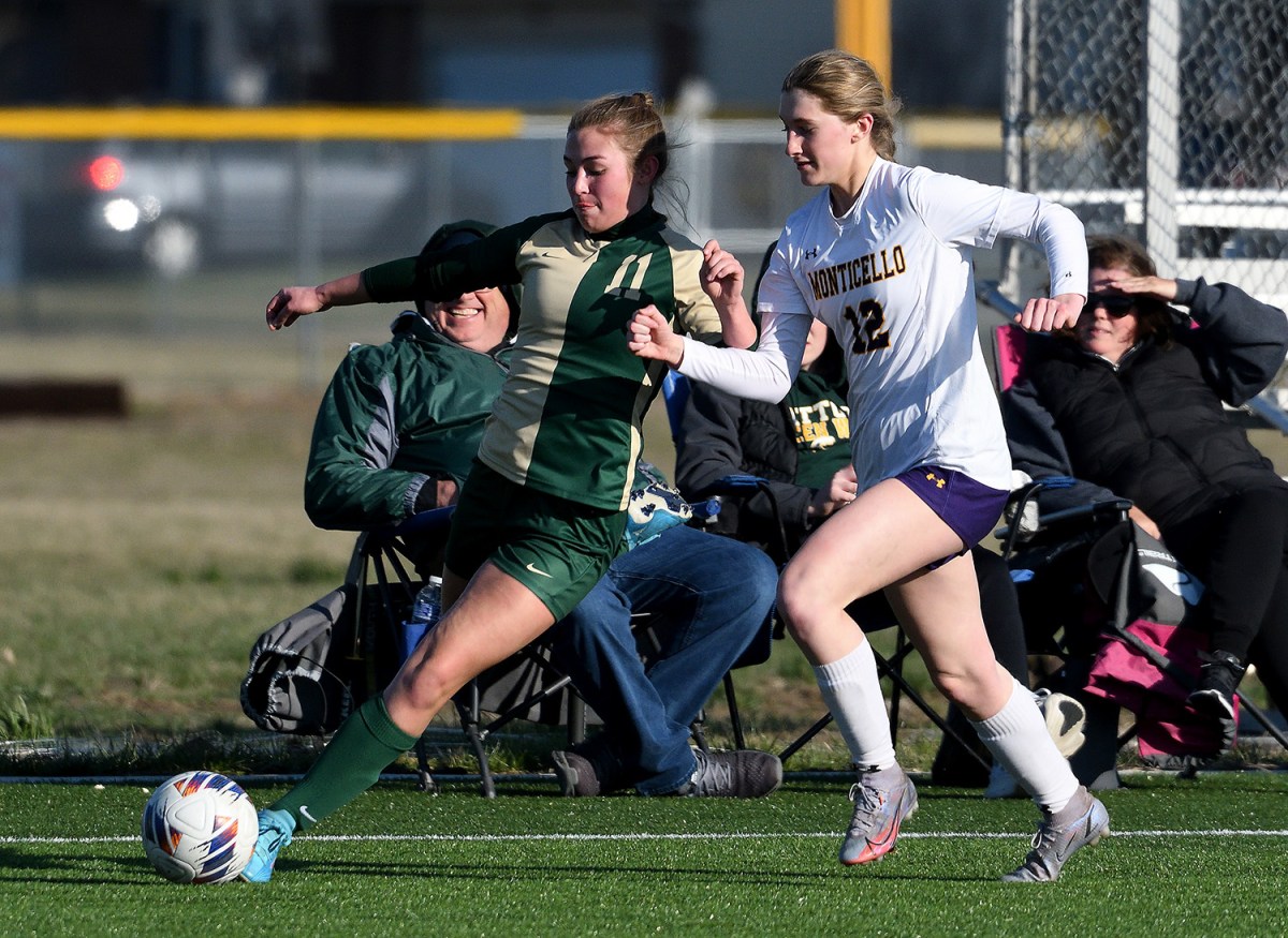 Mattoon girls soccer blows by past Monticello, 7-0 – Coles County Sports